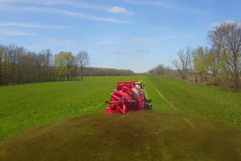 Largest In-Row Manure Injector in the World | Nuhn Industries LTD.