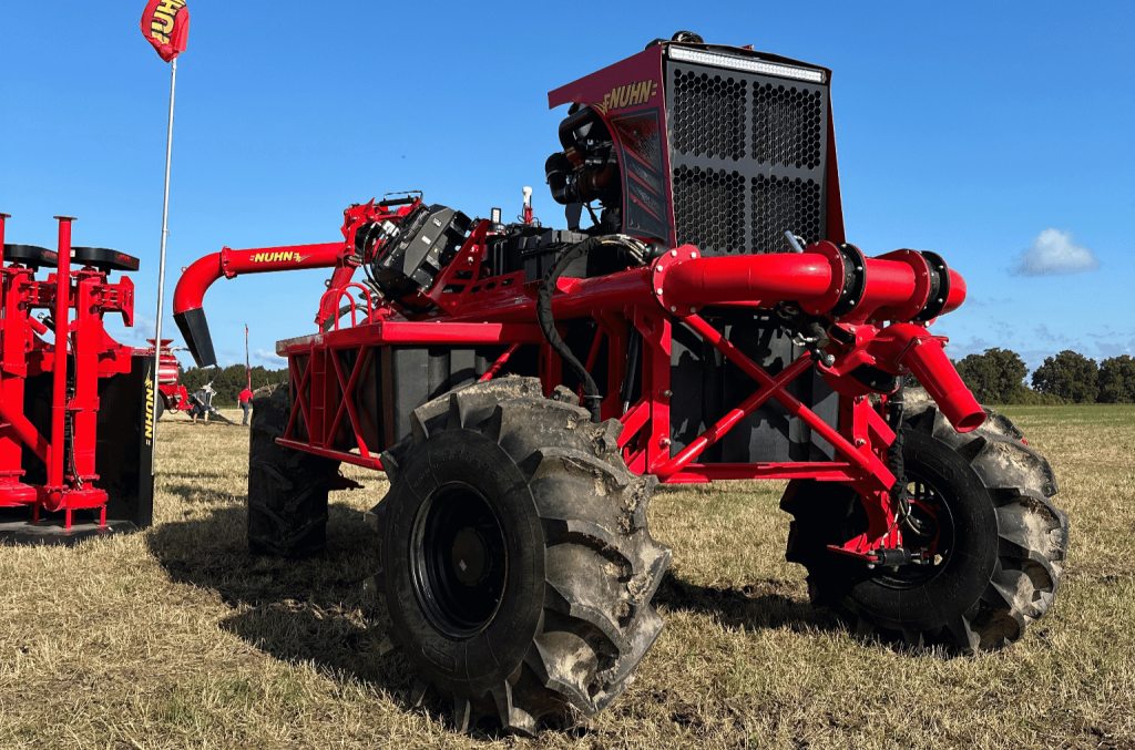 Lagoon Crawler - Nuhn Industries Ltd. | Innovative Manure Equipment